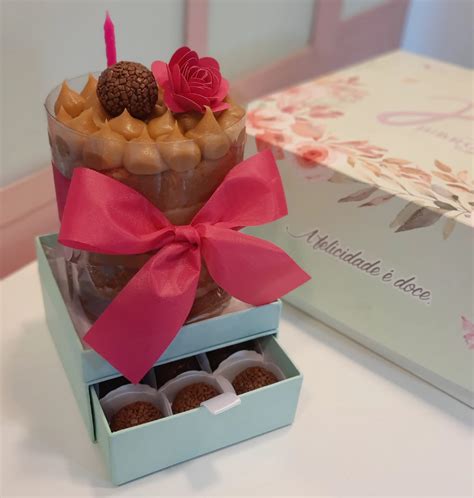 Caixa Cartonada Mini Naked 9 Doces Ju Broxado Cakes