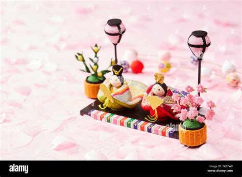Japanese Hina Dolls Stock Photo Alamy