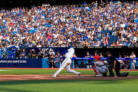 Con Doble De Chapman En La Novena Azulejos Vencen 3 2 A Medias Rojas