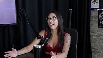 Gosta De Apanhar Mas N O Gosta De Bater Foi Capa Da Revista Sexy Acha Que Homens Tem Medo Dela