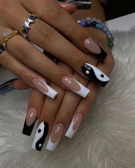 51 Black And White Nails For A Strikingly Bold Look Artofit