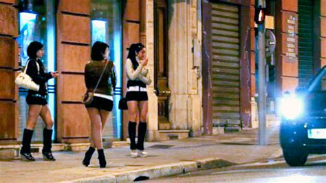 Costa Rica Sex Workers At Panama Border Complain Of Cuban Migrants
