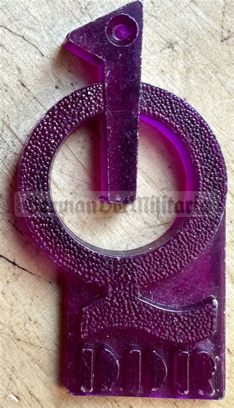 Aa080 East German Plastic 1st Class Quality Product Badge