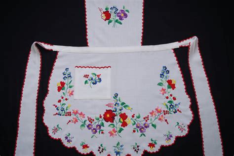 Beautiful Women Apron Hunagrian Hand Embroidered Apron Etsy