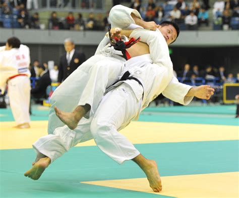 柔道サイト Ejudo 学生王者渡邊勇人、5戦4一本勝ちの好成績で初優勝飾る・講道館杯全日本柔道体重別選手権81kg級レポート