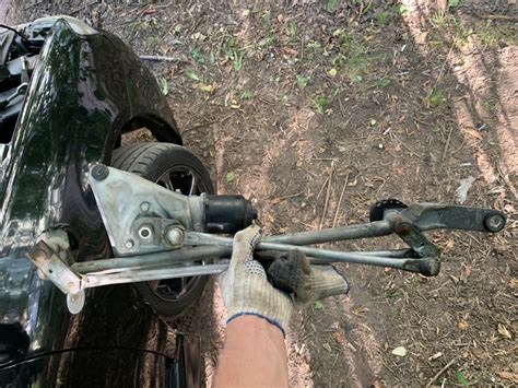 25. Смазка трапеции дворников — Subaru Impreza (GD, GG), 1,5 л, 2005 ...