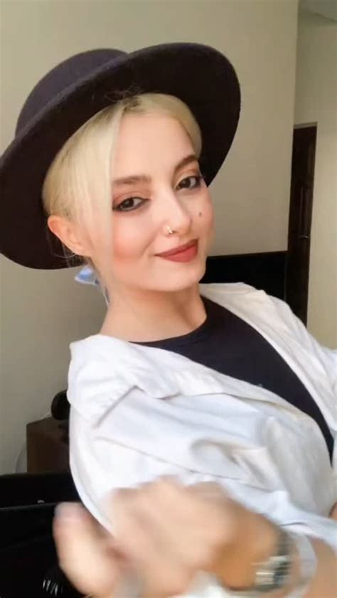 ‎musicdance موزیک تراپی‎ ‎بگم خدمتتون که دخته بندر نازه Saqarrrr1 Tmbax Musicterap