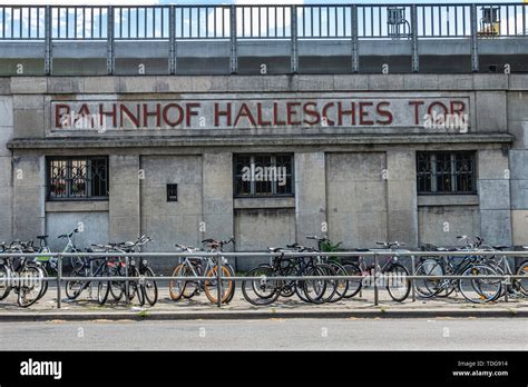 Berlin Kreuzberg Hallesches Tor U Bahn Der U Bahnhof äußere Alt