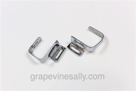 Vintage Wedgewood Stove Top Clock Chrome Sandp Shaker Holder Brackets