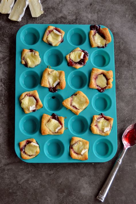 Mini Brie En Croute — Campbell Comfort