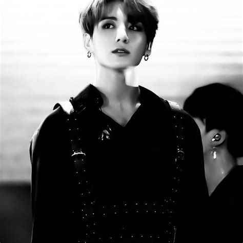 ︳救恩 © 𝗇𝗈𝗇 𝗋𝖾𝗉𝗈𝗌𝗍 𝗌𝗂𝗇𝖾 𝖼𝗋𝖾𝖽𝗂𝗍 ꓽ 𝗈𝗉𝗁𝖾́𝗅𝗂𝖾 Jungkook Jeon Aesthetic