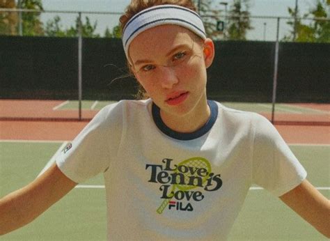 브랜드 아이덴티티 녹인 그래픽 티셔츠들 패션서울