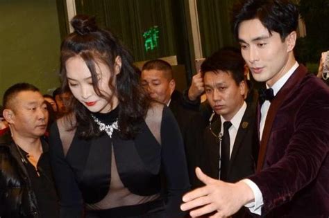 女排前队长惊艳亮相，网友惊呼：居然可以如此的性感，太犯规了