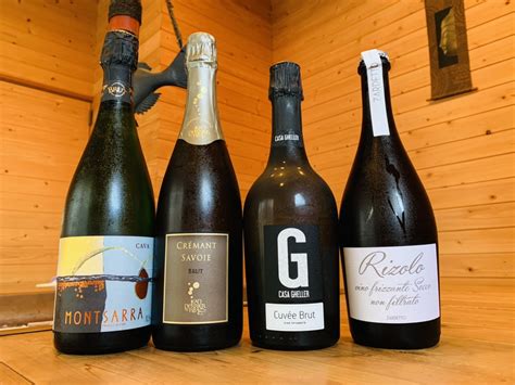 オンラインショップ限定！籠屋で人気のスパークリングワイン4本セット ワイン 取扱地酒銘柄 地酒の籠屋 東京都狛江市の酒屋 籠屋