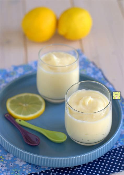 Budino Al Limone Delizioso Dessert Al Cucchiaio Dal Gusto Delicato