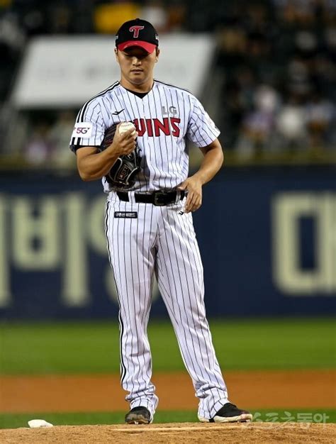 승리를 날린 고우석 포토 스포츠동아
