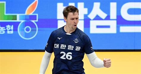 돌아온 막심 21점대한항공 Kb손해보험 꺾고 2위 도약종합