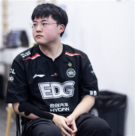 【英雄联盟】次元壁破裂！blg选手knight为冠军赛树立目标：争取拿下八强 3楼猫