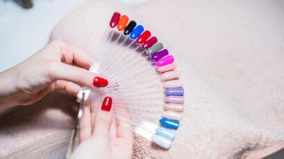 Vernis à ongles voici LA couleur qui va faire fureur cet automne