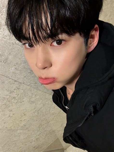잡담 헐 성한빈 백만불짜리 셀카 왔다 인스티즈instiz 연예 카테고리
