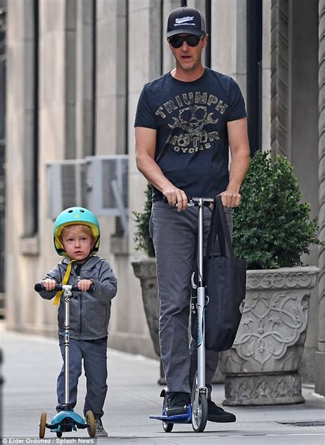 Ed Norton Rides Scooter Alongside Son Atlas In Nyc Daily Mail Online