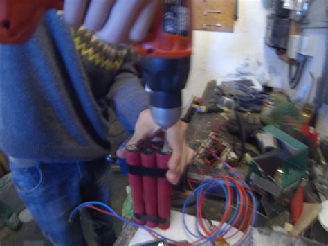 Tnt Clock 5 Steps Instructables