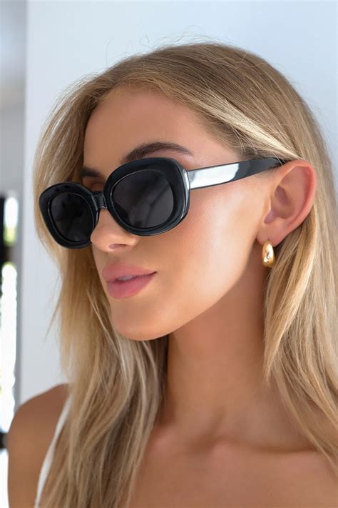 Cool Black Sunglasses Black Square Sunglasses Sunnies Lulus