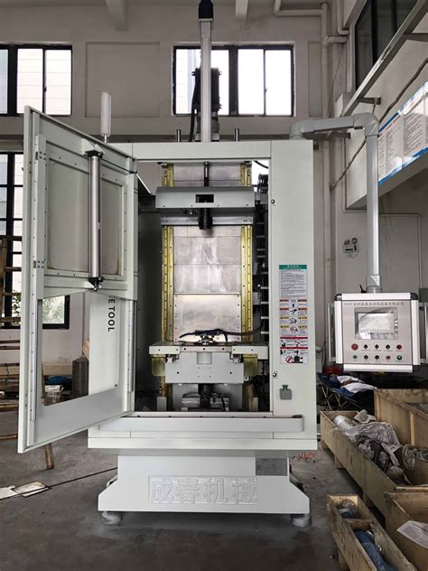 Broaching Machine With Automatic Loading And Unloading System