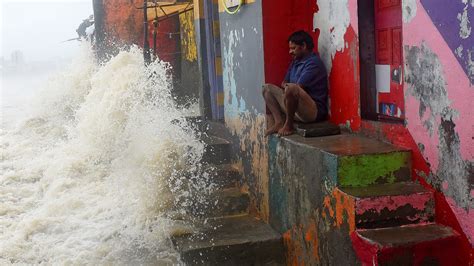 Waterlogging Causes Intense Traffic Jams In Mumbai Cgtn