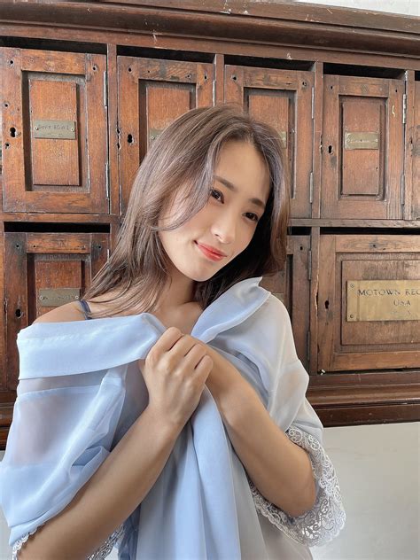 カーディガンを開くと…澄田綾乃、パーフェクトボディのランジェリー姿を披露 Entame Next アイドル情報総合ニュースサイト