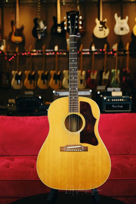 Gibson Vintage 1965 J50 Adj Dreadnaught Acoustic Guitar Natural