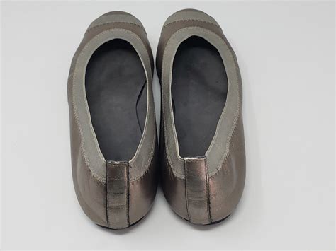 Stuart Weitzman Two Tone Pewter Ballet Style Flat Sh… Gem
