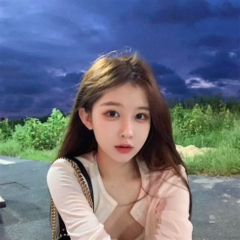 而家談戀愛，女仔話買個禮物或是轉點錢，就話女仔現實，依家係現實生活，唔係漫畫！