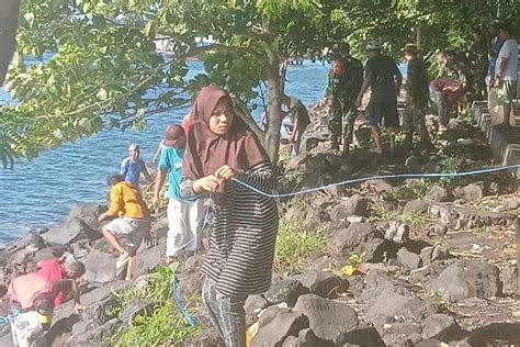 DLH Ternate Kerahkan Personel Bersihkan Kawasan Kalimati Bersihkan