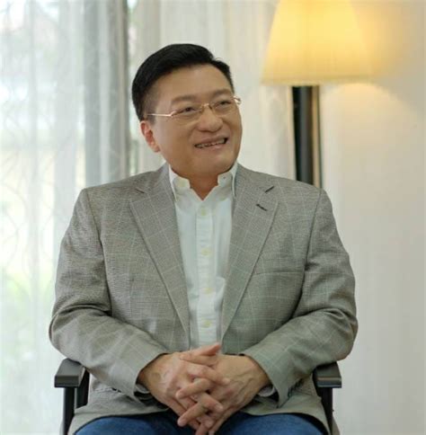 Dr Kriengsak Chareonwongsak เกรียงศักดิ์ เจริญวงศ์ศักดิ์