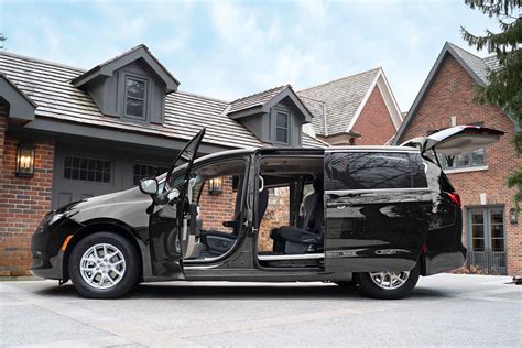 2025 Grand Caravan Minivan Gallery Chrysler Canada