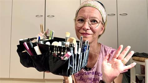 ASMR Suomi Sekalaisen Meikkilaatikon Tutkiminen YouTube