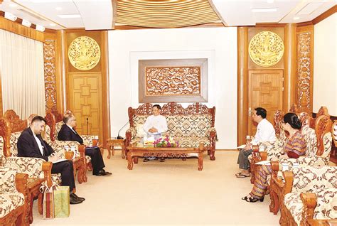 ဒုတိယဝန်ကြီးချုပ်နှင့် ပြည်ထောင်စုဝန်ကြီး ဦးသန်းဆွေ ပြည်ထောင်စုသမ္မတ မ