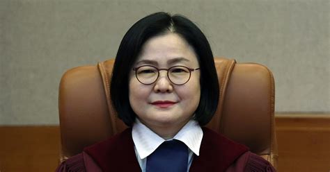 대심판정 자리한 이은애 헌법재판관