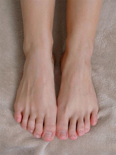 Pin By Zim Bo On Füße Beautiful Feet Nice Toes Leg Reference