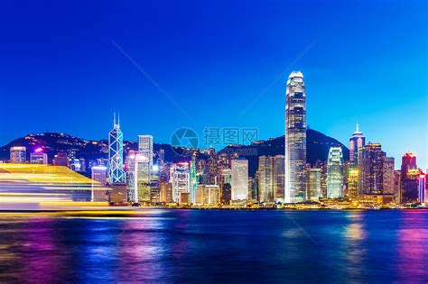香港夜间地标金融企业建筑商业办公室公司商业区大楼天际摩天大楼高清图片下载 正版图片321720653 摄图网