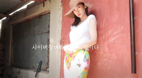 롤코녀 이해인 임이지 유튜브 이지leezy 골드 버튼 월 수입 광고 모델 갱키즈 가수 필라테스 몸매 영화 드라마 A5