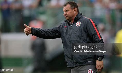 Coach Celso Roth Photos And Premium High Res Pictures Getty Images