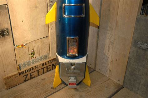 Italy Rocket Gumball Machine Vintage Spacetoys