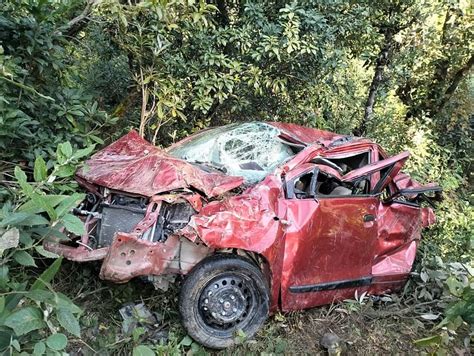 Car Accident In Chamoli Teachers Car Fell Into Ditch In Adibadri