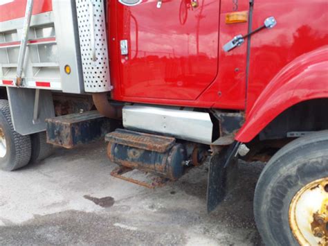 1999 international model 2574 4x2 single axle dump truck online