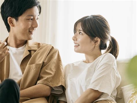 男性から圧倒的にモテる。「癒し系」と呼ばれる女性に見られる特徴 Peachy ライブドアニュース