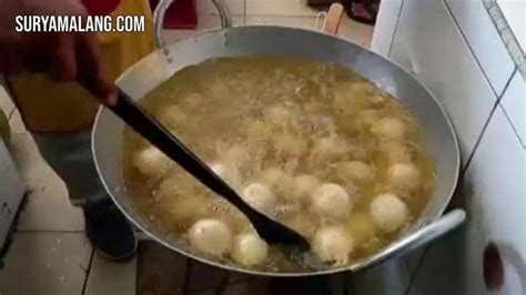 800 Onde Onde Terjual Tiap Hari Di Lapak Pak Edy Pasar Oro Oro Dowo