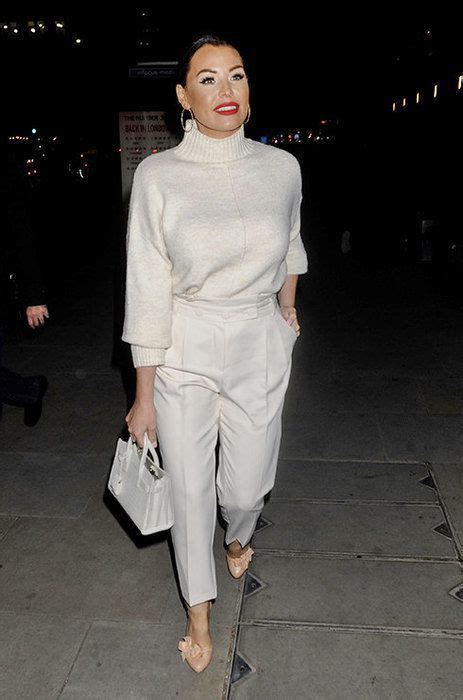 Як заправляти светр в спідницю або брюки щоб виглядати стильно і актуально