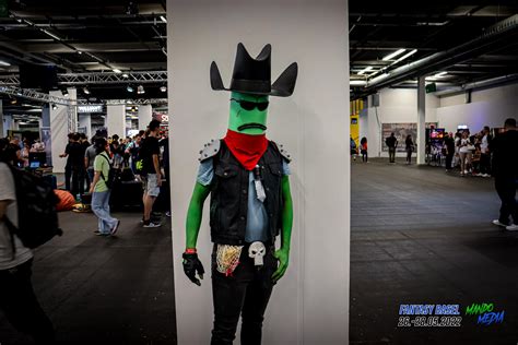 I Have Built A Dennis Cosplay From The Spongebob Movie D R Spongebob